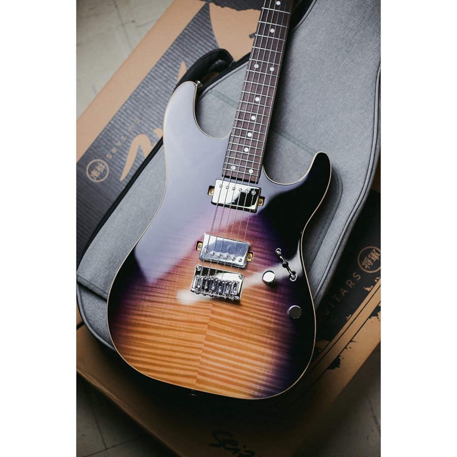 Guitarra Seizi Katana Phantom Aurora Burst - Akustica Musical