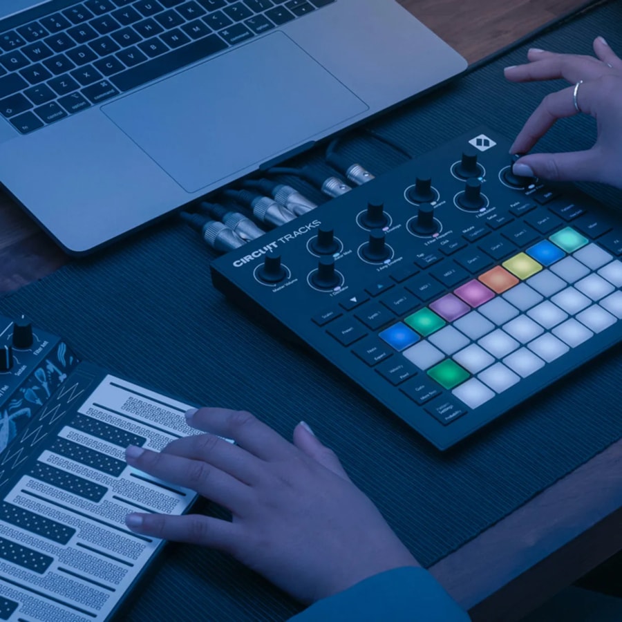 Pad Controlador Novation Circuit Tracks - Akustica Musical